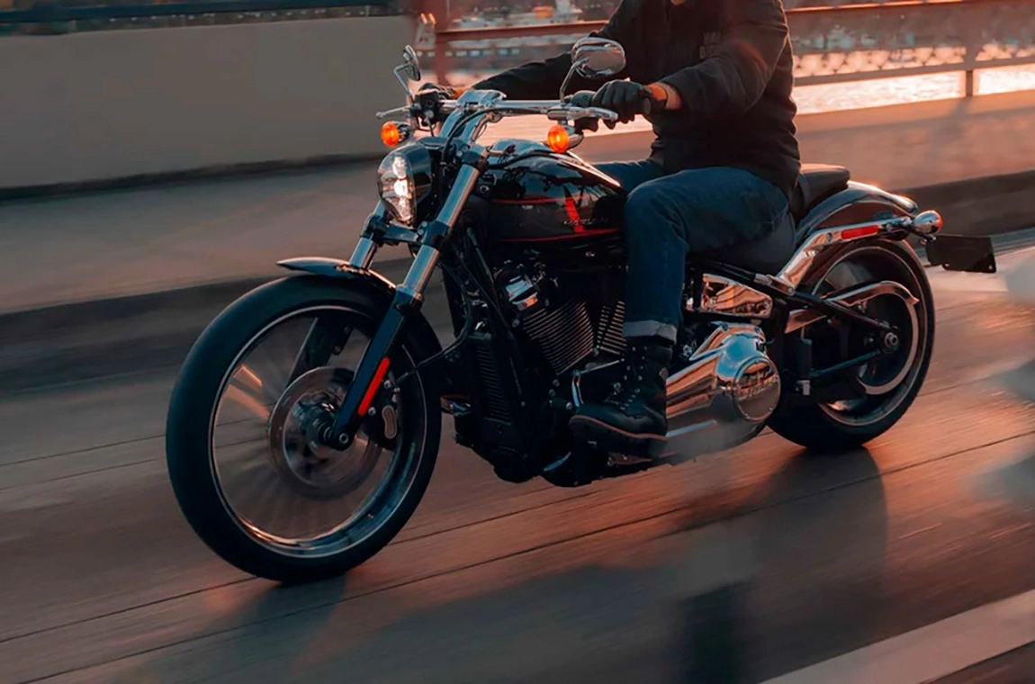 BREAKOUT®: Moto Chopper con Estilo Bobber | H-D® Chile